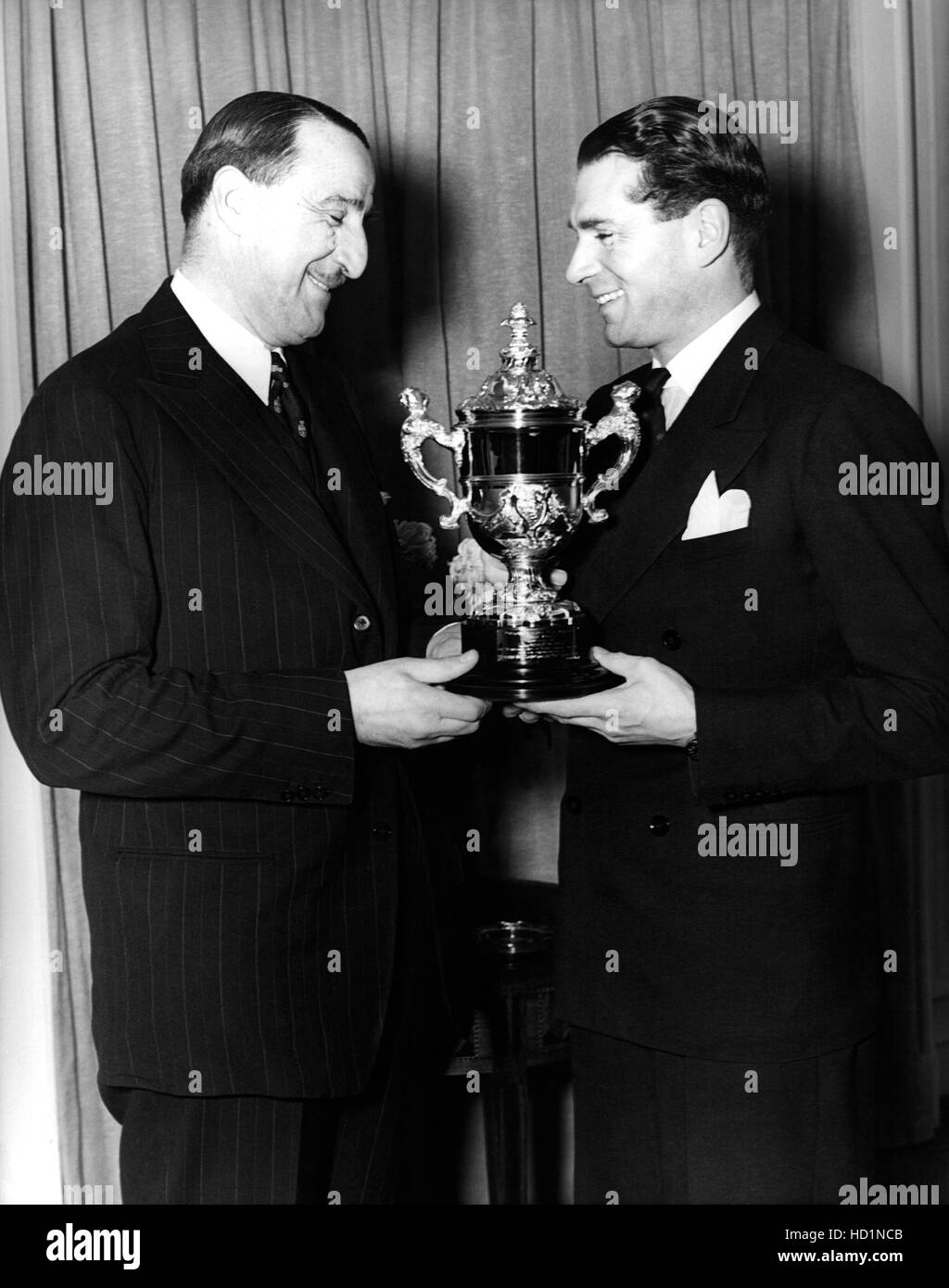 J. Arthur Rank presenting PG Gold Medal Award to Laurence Olivier, 1946 ...
