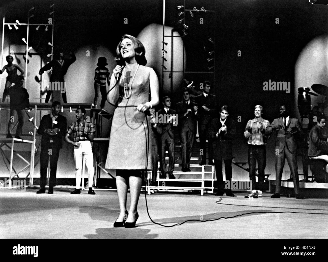 T.A.M.I. SHOW, Lesley Gore, featuring the Teenage Awards Music ...
