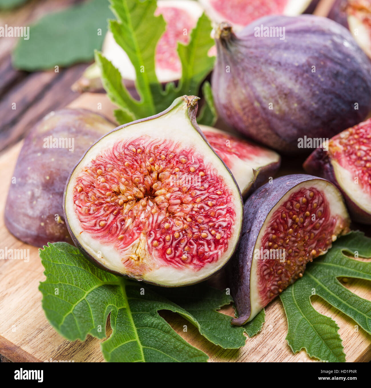 Leaf fig table hi-res stock photography and images - Alamy