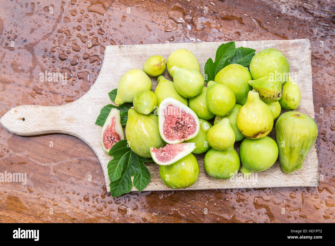 Leaf fig table hi-res stock photography and images - Alamy