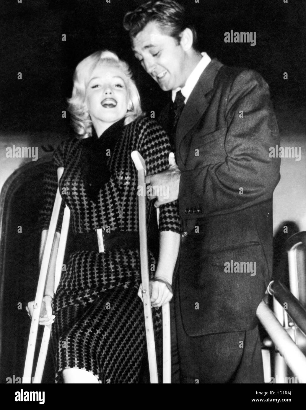 Robert Mitchum And Marilyn Monroe