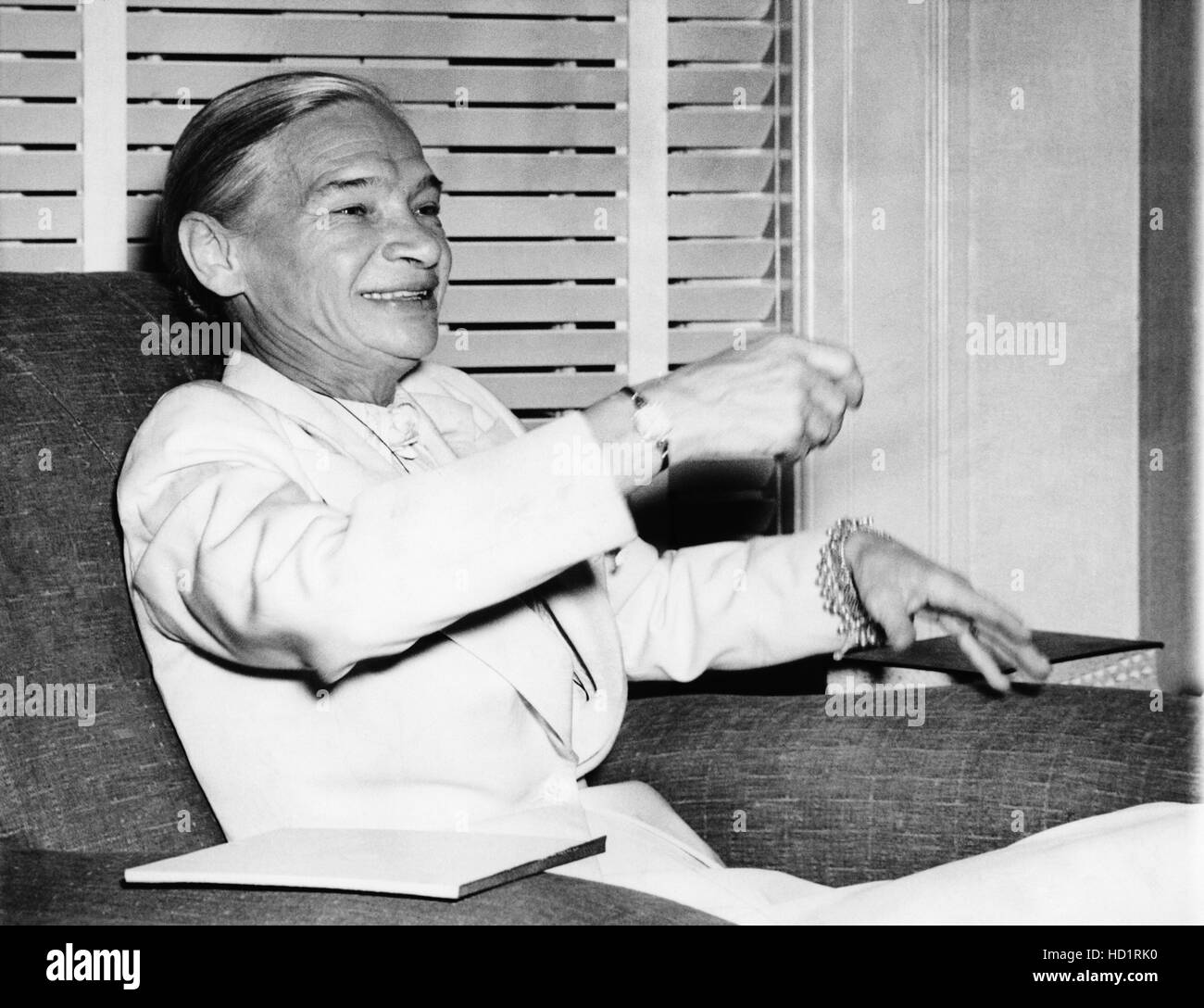 Maria Ouspenskaya, teaching an acting class, 1941 Stock Photo - Alamy