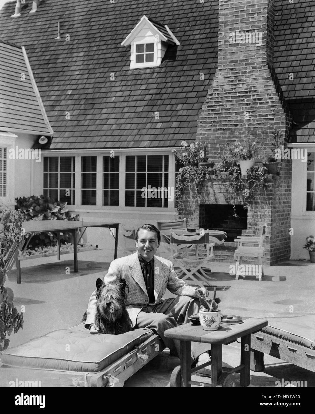 Paul Henreid, at home, 1943 Stock Photo - Alamy