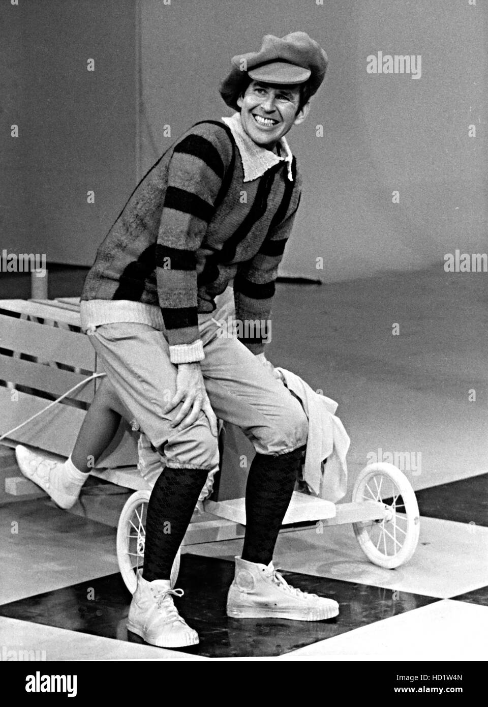 PAUL LYNDE, in (DEAN MARTIN PRESENTS THE GOLDDIGGERS), 8/28/69 Stock ...