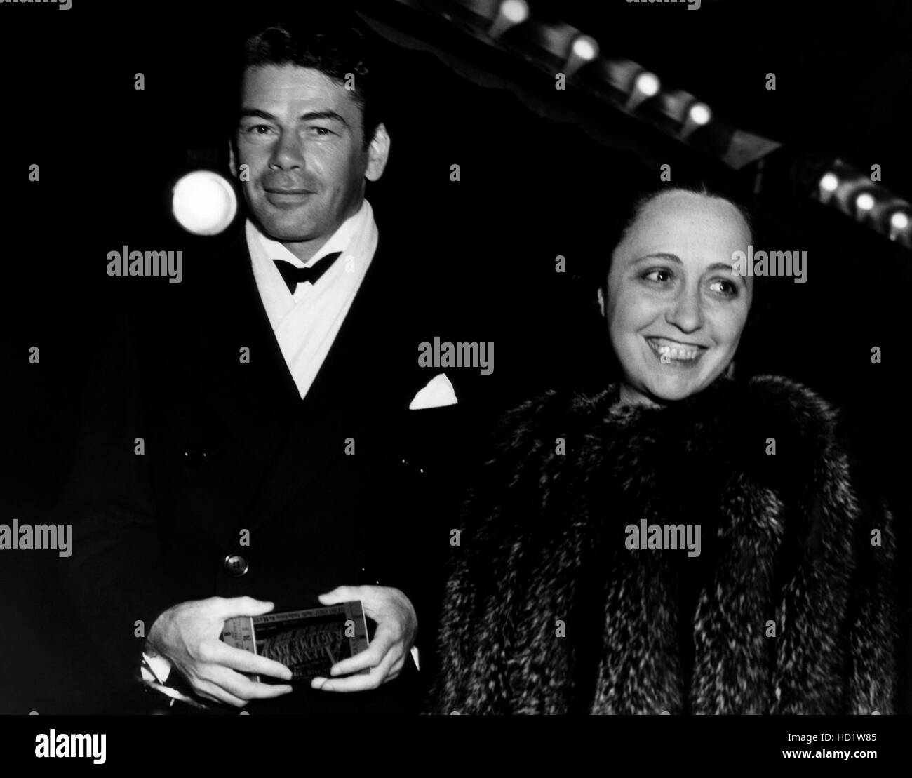Paul Muni with wife, Bella Finkel, 1938 Stock Photo - Alamy