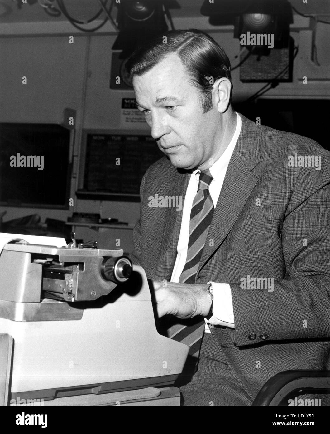 Roger Mudd, anchor man for the new sunday edition of the CBS Evening ...