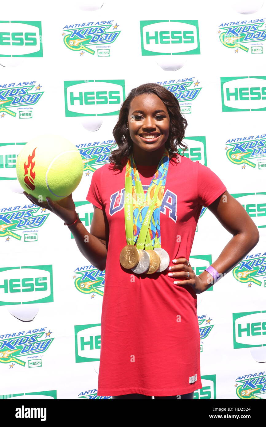 Simone manuel olympics hi-res stock photography and images - Alamy