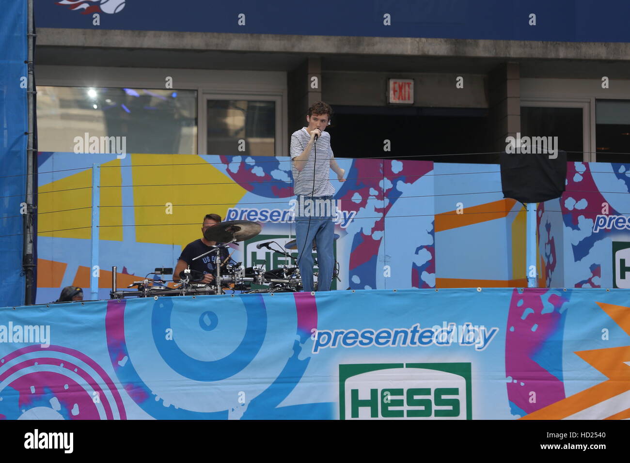 Troye Sivan performing on stage at the 2016 Arthur Ashe Kids' Day held ...