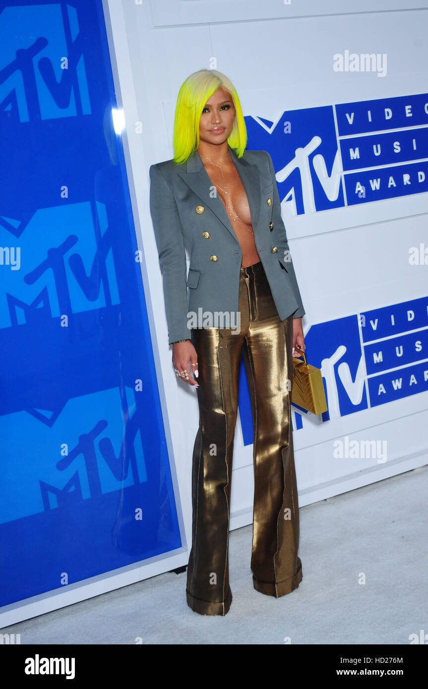 Cassie Ventura attending the MTV Video Music Awards 2016 at the Madison ...