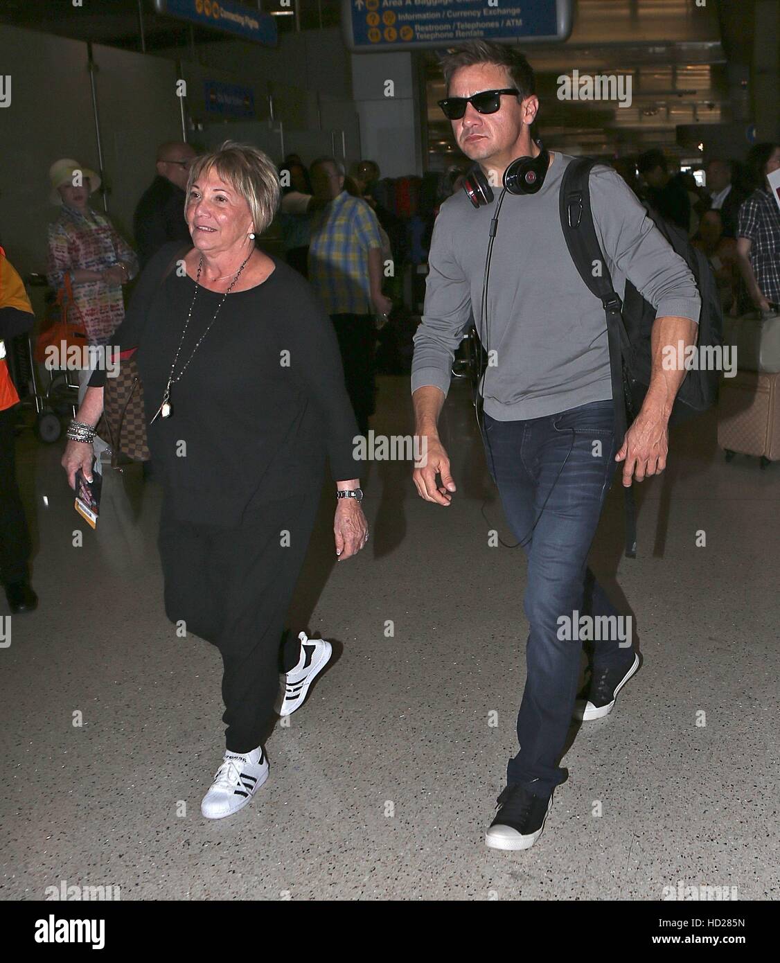 Jeremy Renner arrives at Los Angeles International (LAX) Airport ...