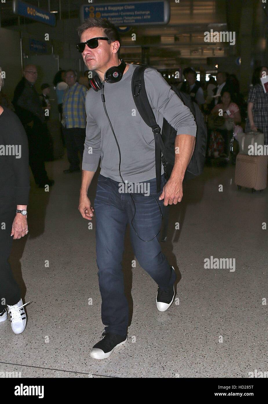 Jeremy Renner arrives at Los Angeles International (LAX) Airport ...