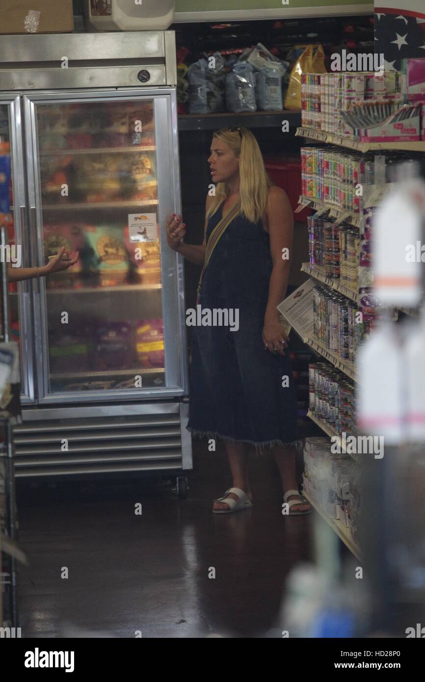 Busy Philipps spotted with her daughter, Birdie Leigh, shopping for a ...