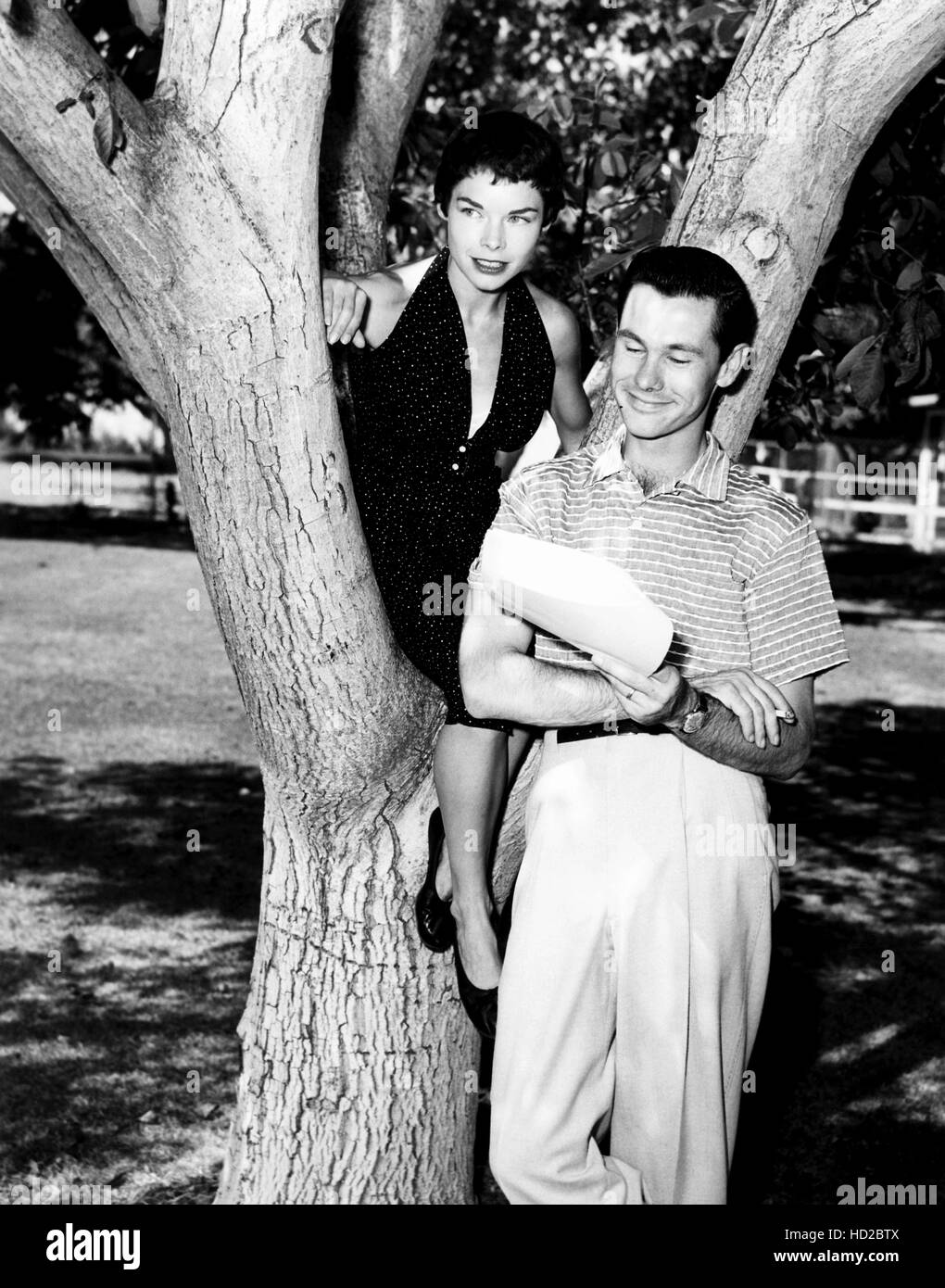 Johnny Carson, right, and his first wife, Joan Carson, at home 1955 ...