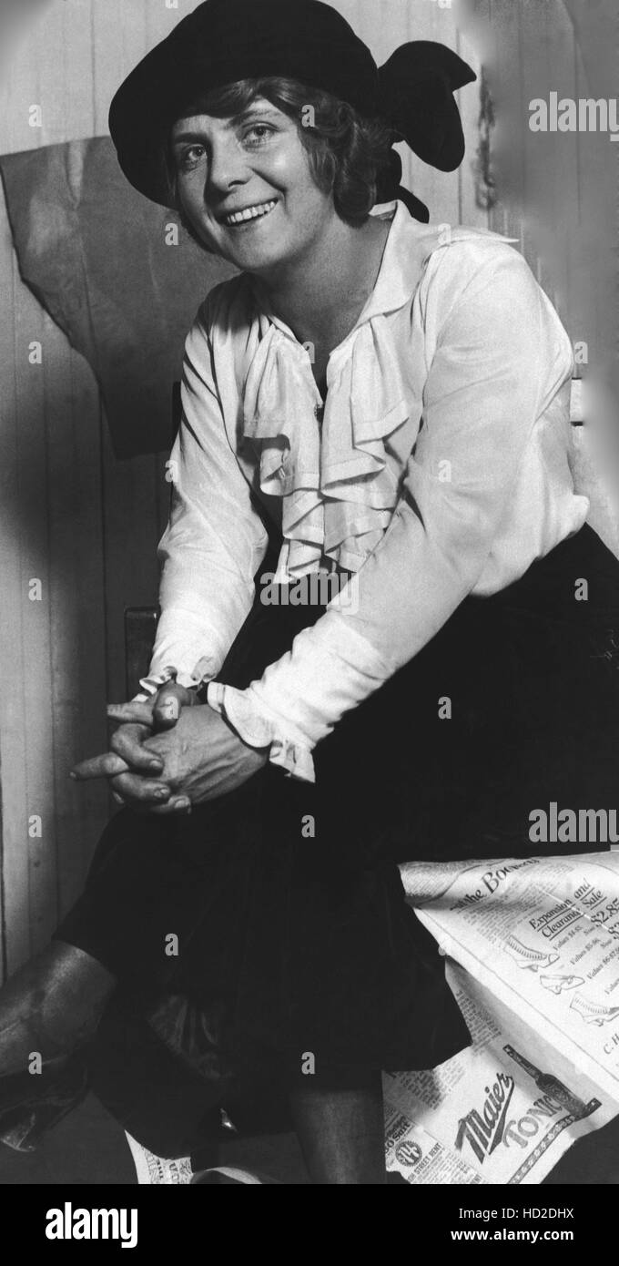 Kathlyn Williams, on the Selig Polyscope back lot, 1914 Stock Photo - Alamy