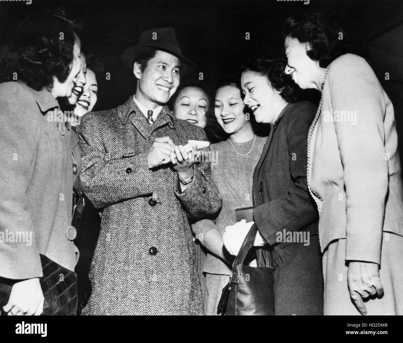 Keye Luke, welcomed by his New York fan club, 1945 Stock Photo - Alamy