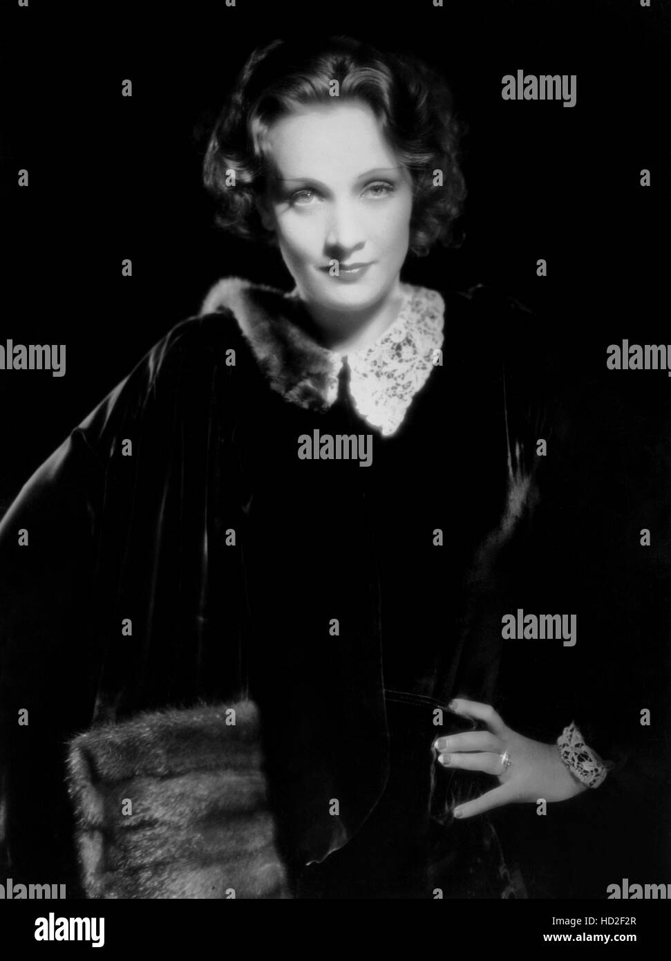 Marlene Dietrich, ca. 1931 Stock Photo - Alamy