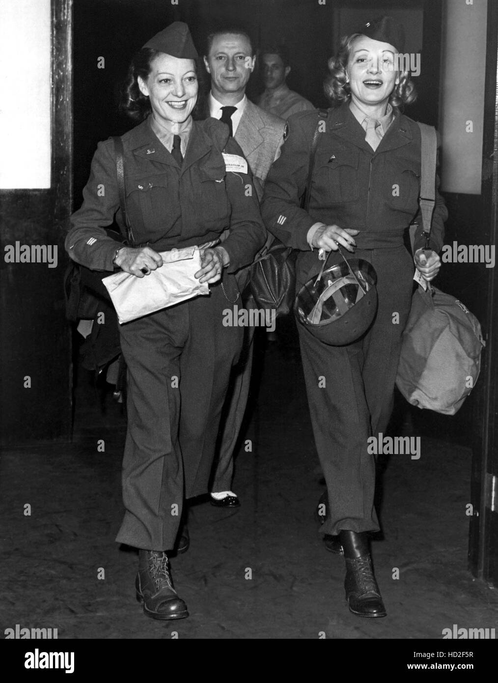 Army 1940s entertainment hi-res stock photography and images - Alamy