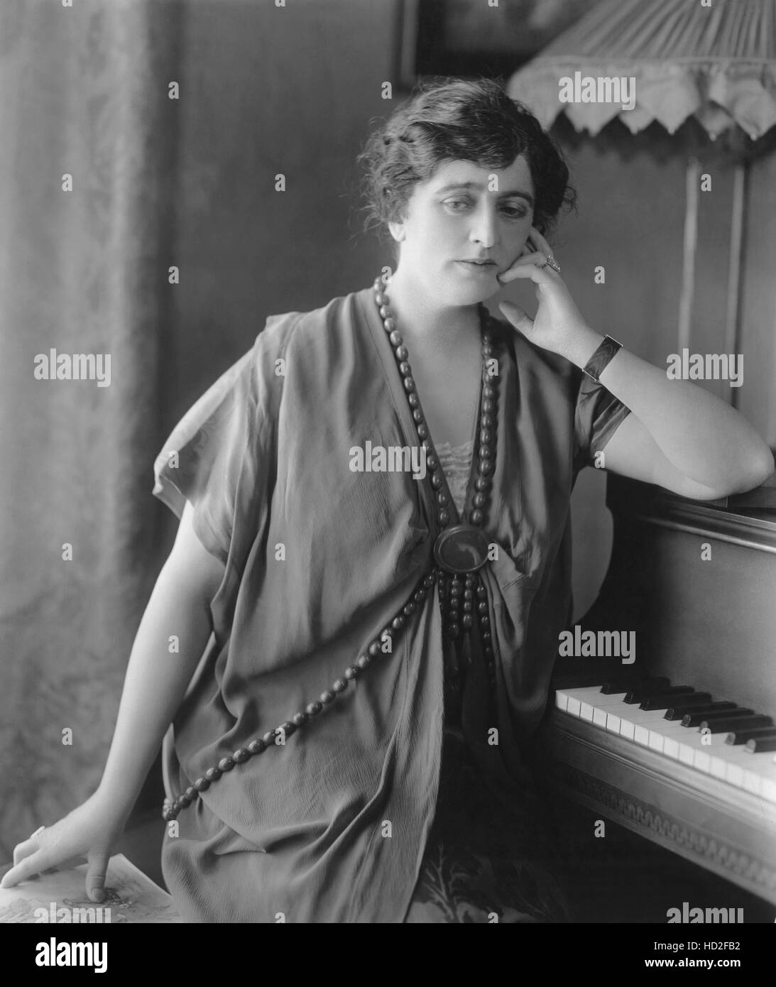 Maxine Elliott, 1917 Stock Photo - Alamy