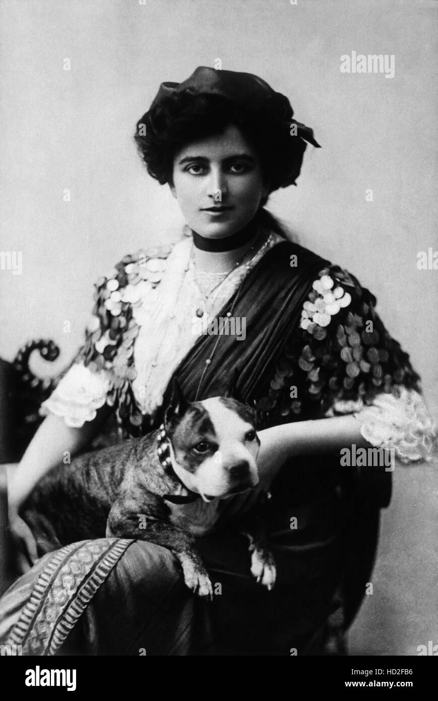 Broadway star Maxine Elliott, with her pet pit bull, ca. 1900 Stock ...