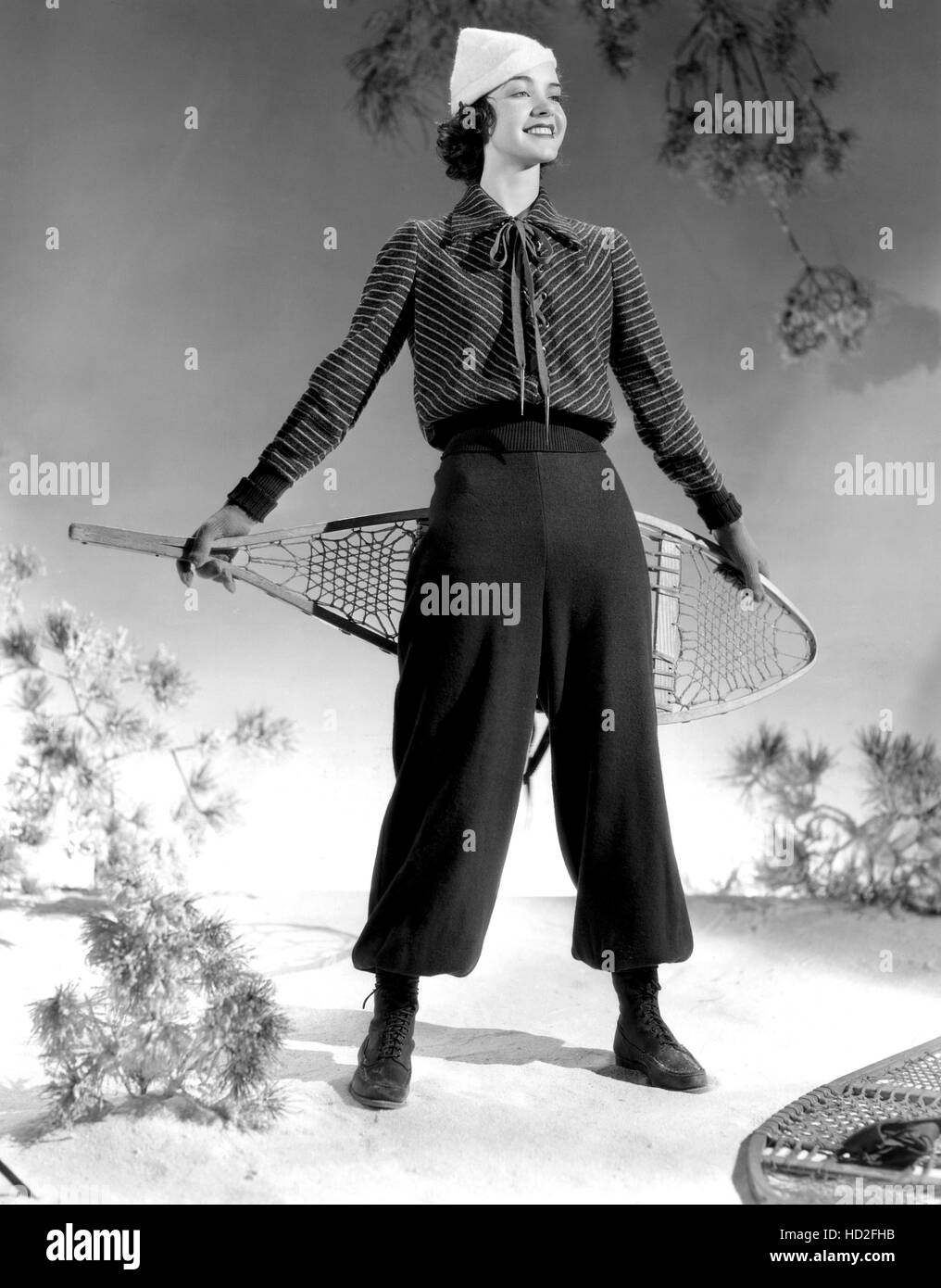 Marsha Hunt poses in a winter sports oufit, 1935 Stock Photo - Alamy