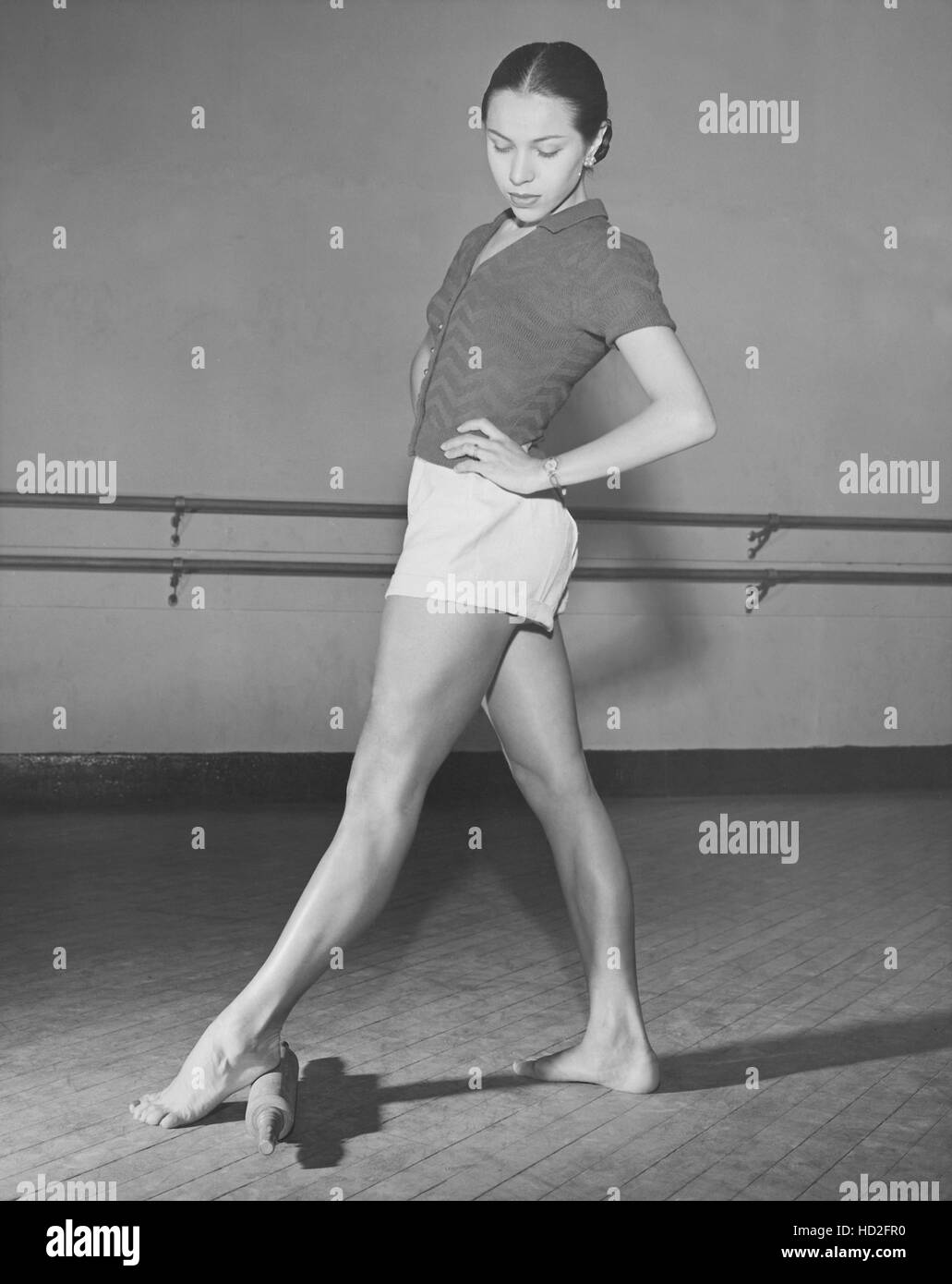 Maria Tallchief, ballerina rehearsing, 8/1/1950 Stock Photo - Alamy