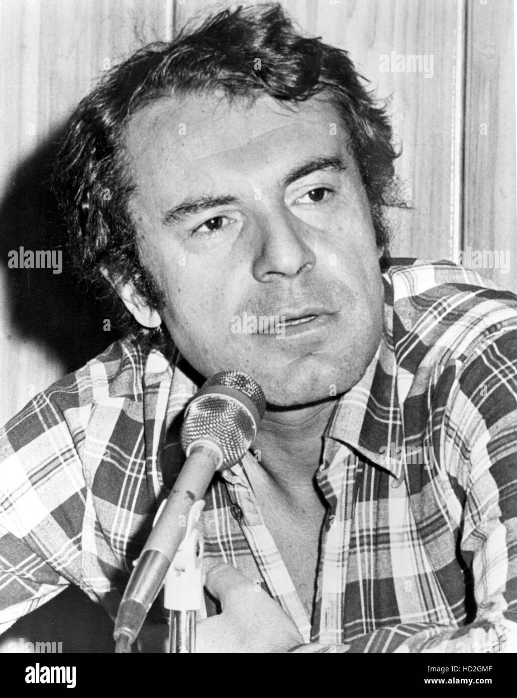Milos Forman on the set of ONE FLEW OVER THE CUCKOO'S NEST, 1975 Stock ...