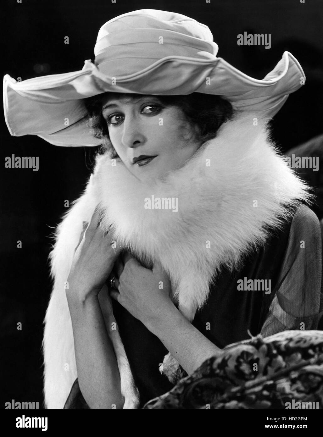 Mildred Harris, modeling a silk faille hat, 1920 Stock Photo - Alamy