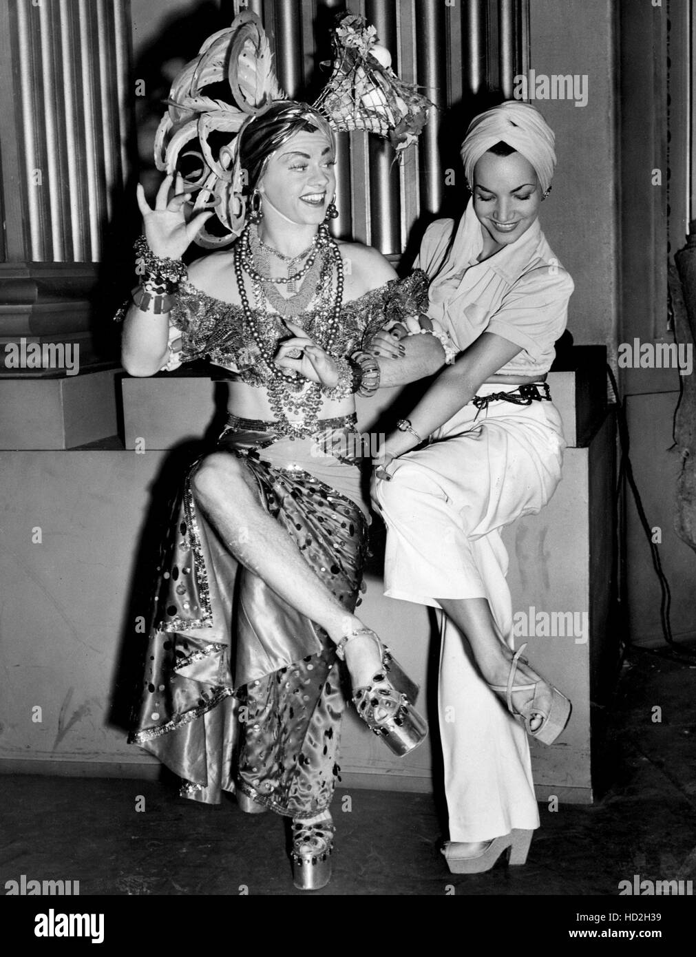 Mickey Rooney, Carmen Miranda on the set of BABES ON BROADWAY, 10/23/41 ...