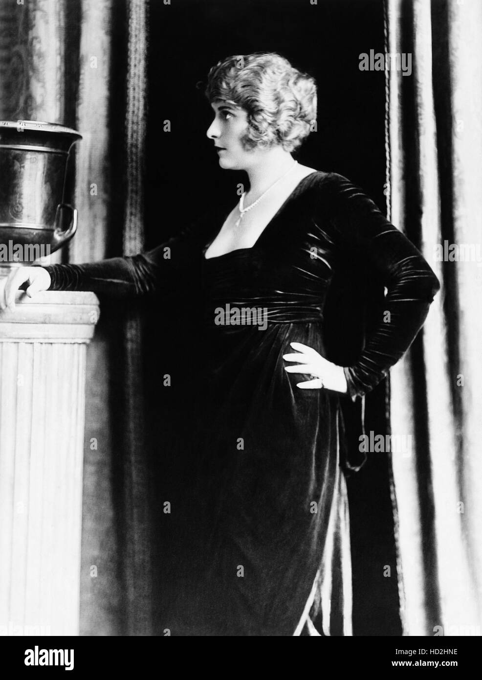 Pearl White, ca. 1920 Stock Photo - Alamy