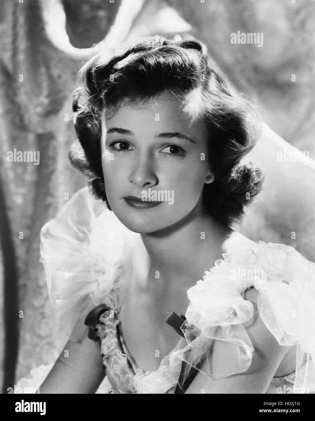Newly signed MGM actress Phyllis Thaxter, 1944 Stock Photo - Alamy