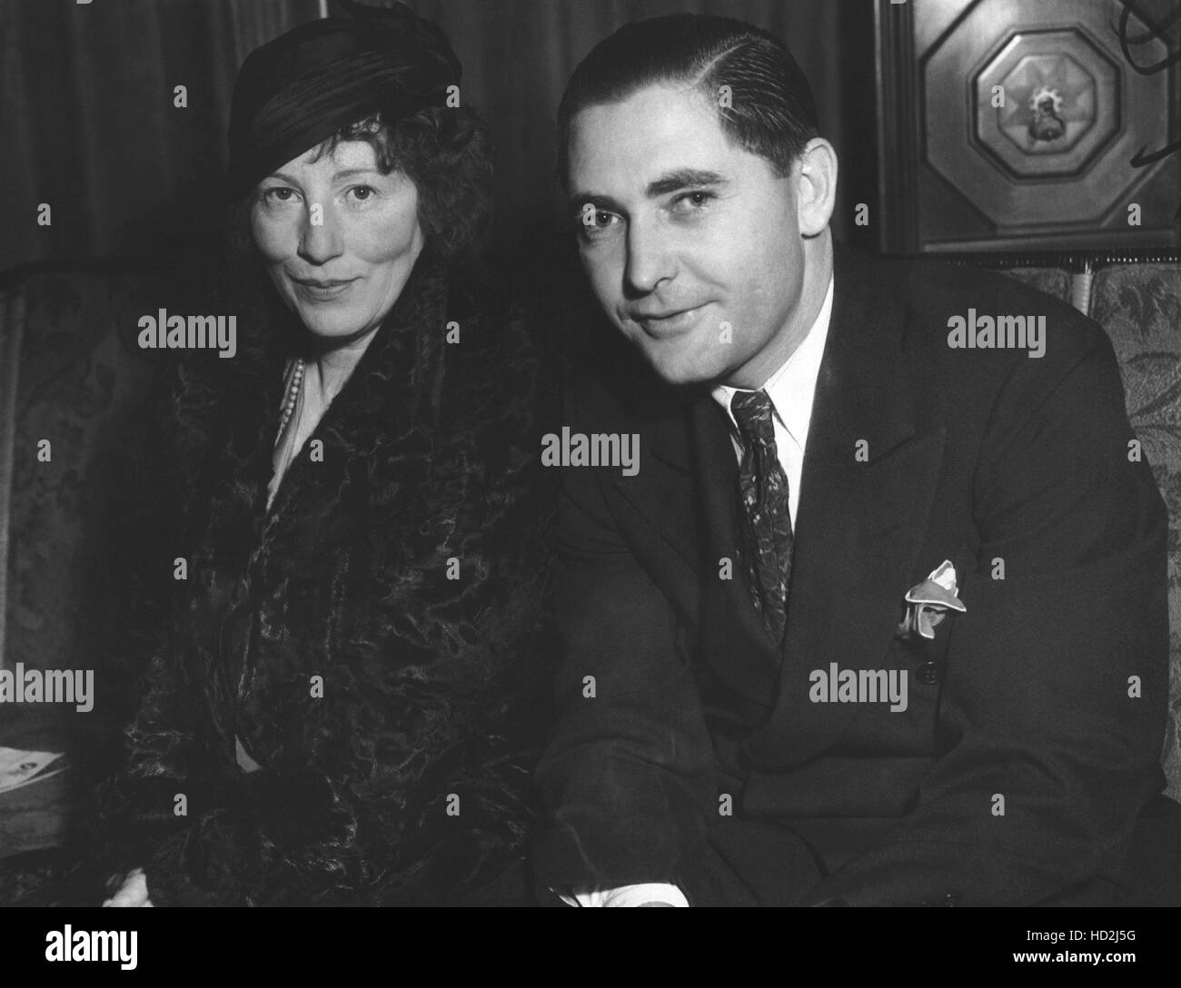 From left, newlyweds Polly Moran, Martin Malone, October 30, 1933 Stock ...