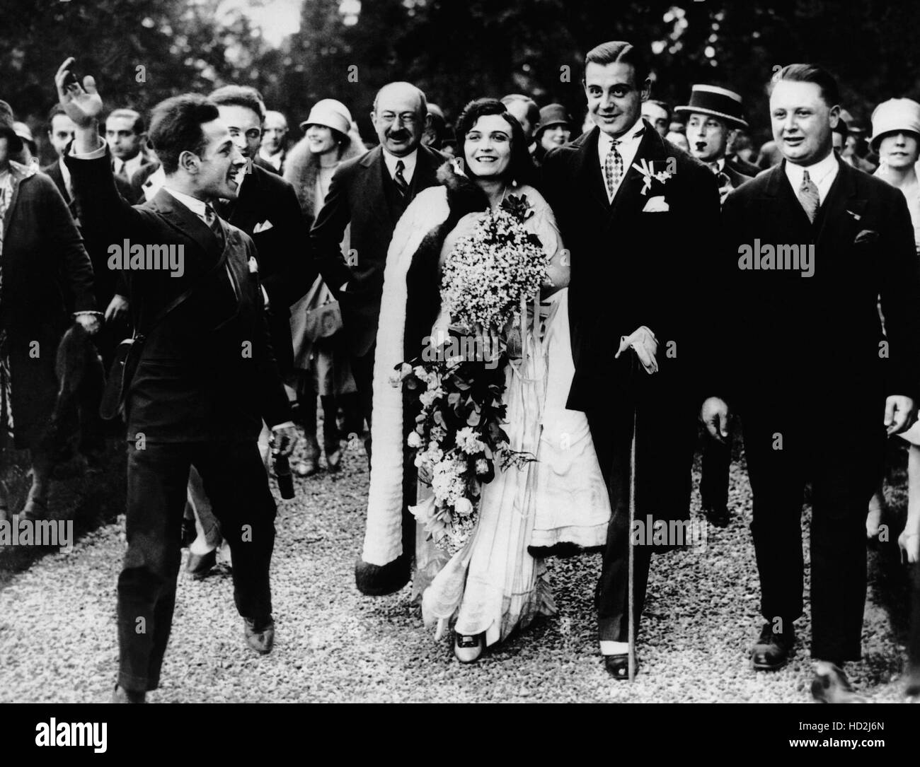 Wedding of Pola Negri, Serge Mdivani, May 14, 1927 (center, Pola Negri ...