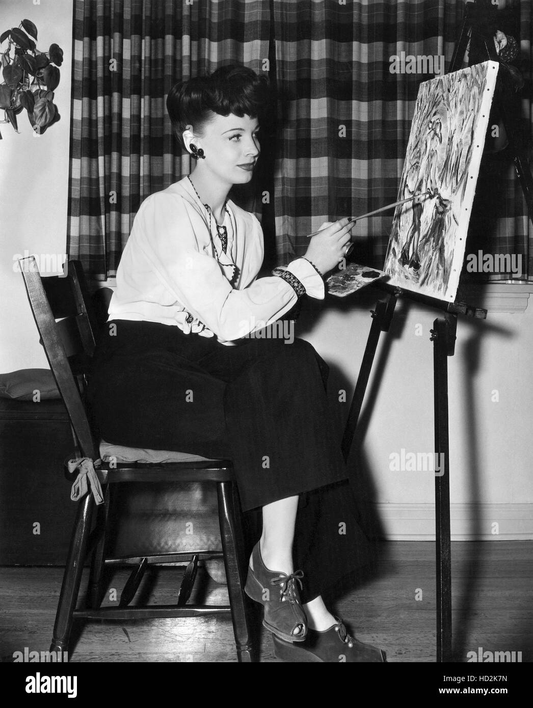 Signe Hasso painting at home on her day off, ca.1945 Stock Photo - Alamy