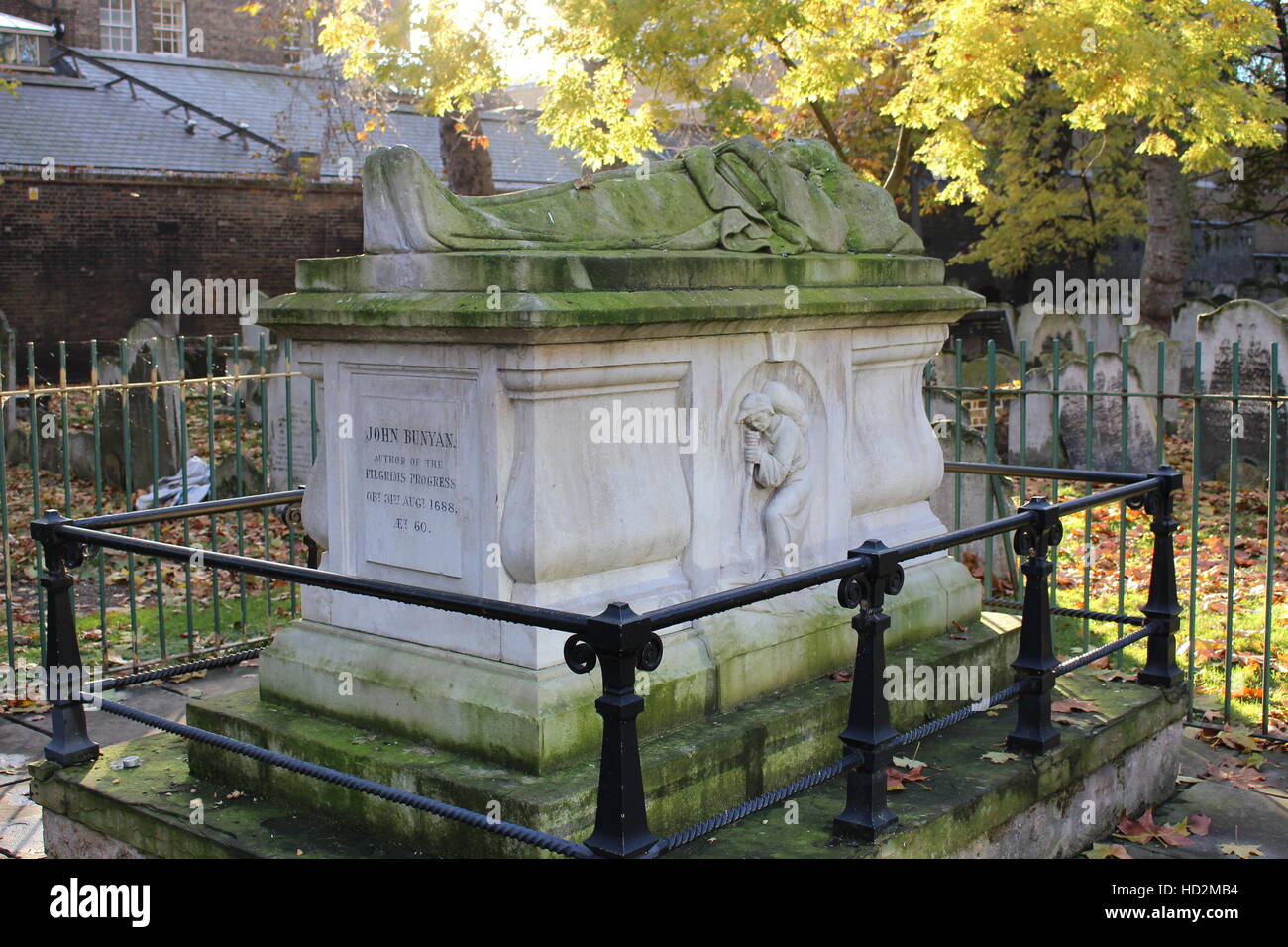John bunyan grave hi-res stock photography and images - Alamy