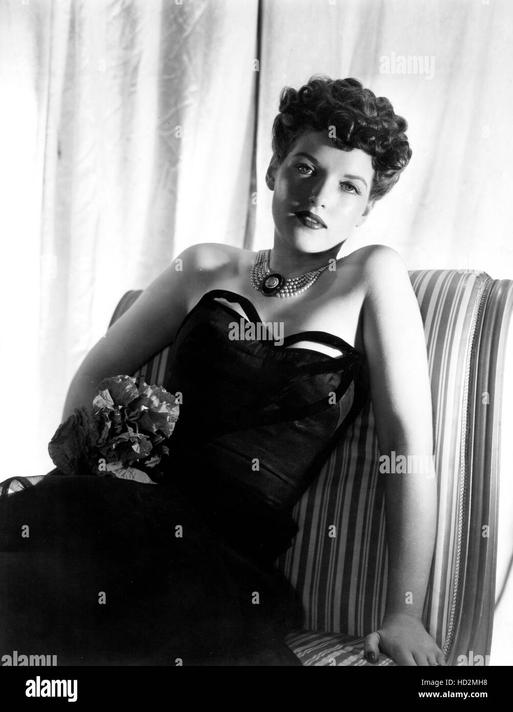 Newly signed Warner Bros. starlet Virginia Patton, 1943 Stock Photo - Alamy