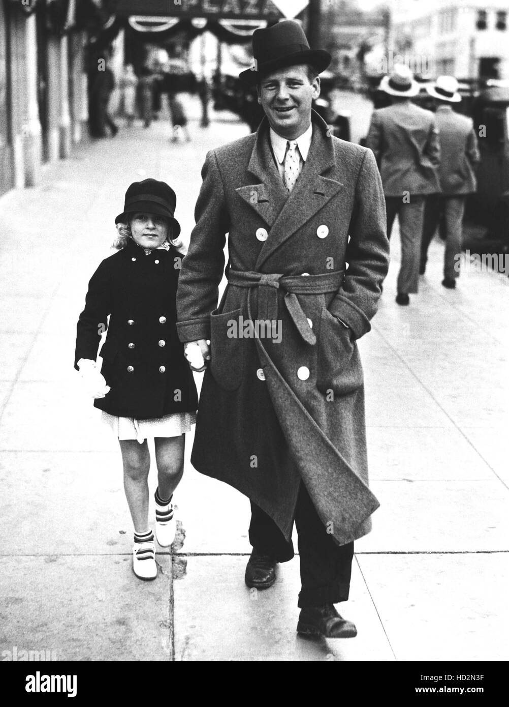 Wallace Ford, with his daughter Patricia, ca. mid-1930s, shopping in ...