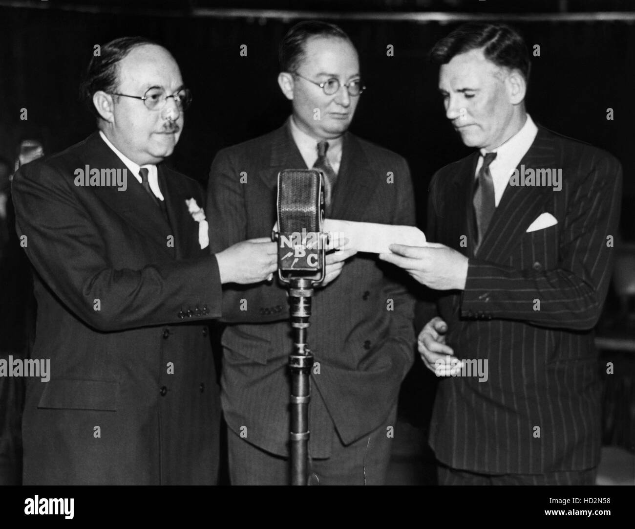 At the New York Film Critics Awards, Rockefeller Center, presenter ...