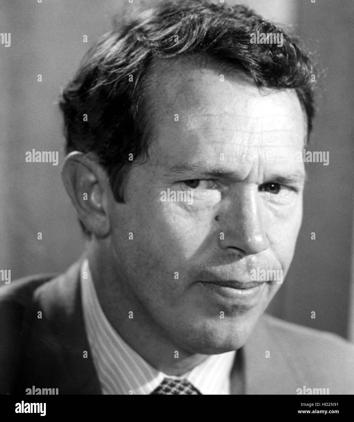 Warren Oates, portrait ca. 1970s Stock Photo - Alamy