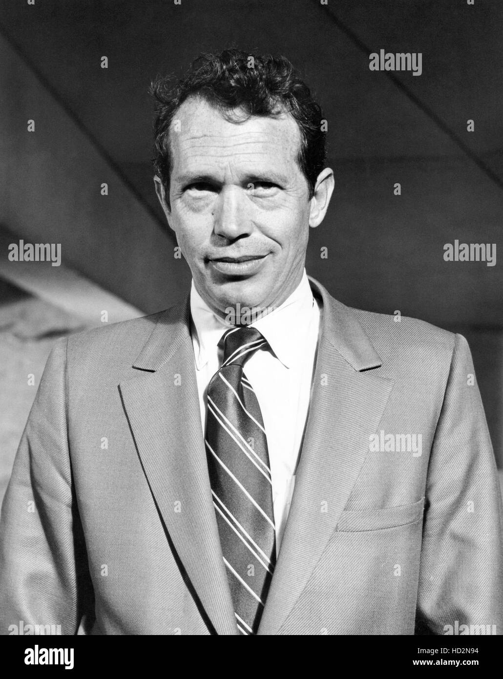 Warren Oates, portrait ca. 1960s Stock Photo - Alamy