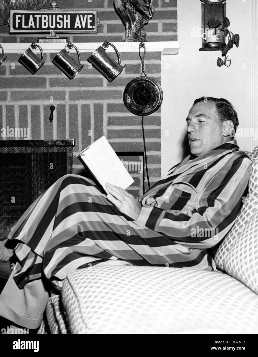 William Bendix relaxing at home, ca. 1940s Stock Photo - Alamy