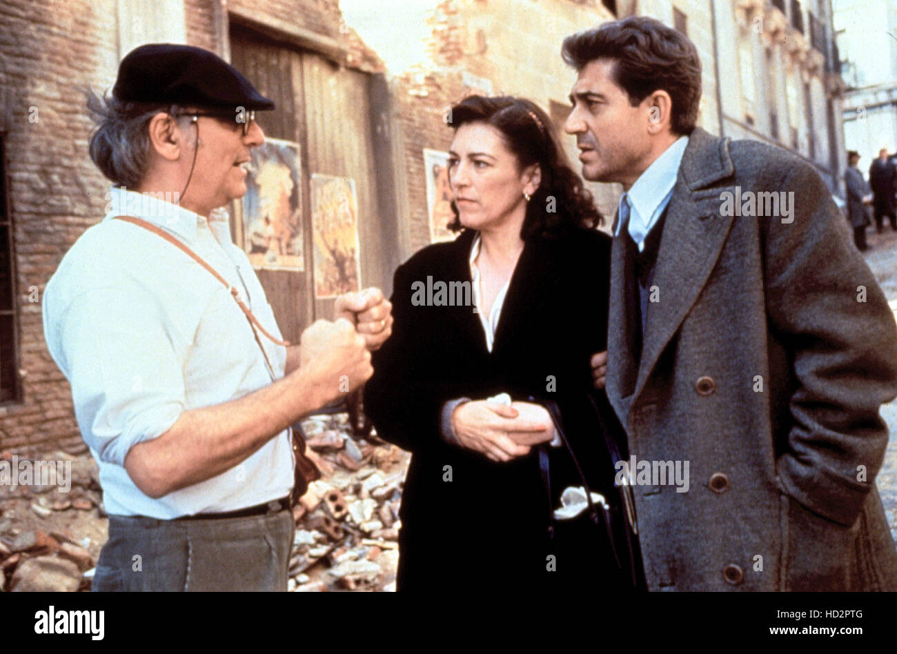 Carlos Saura with Carmen Maura, Andres Pajares on the set of AY CARMELA ...