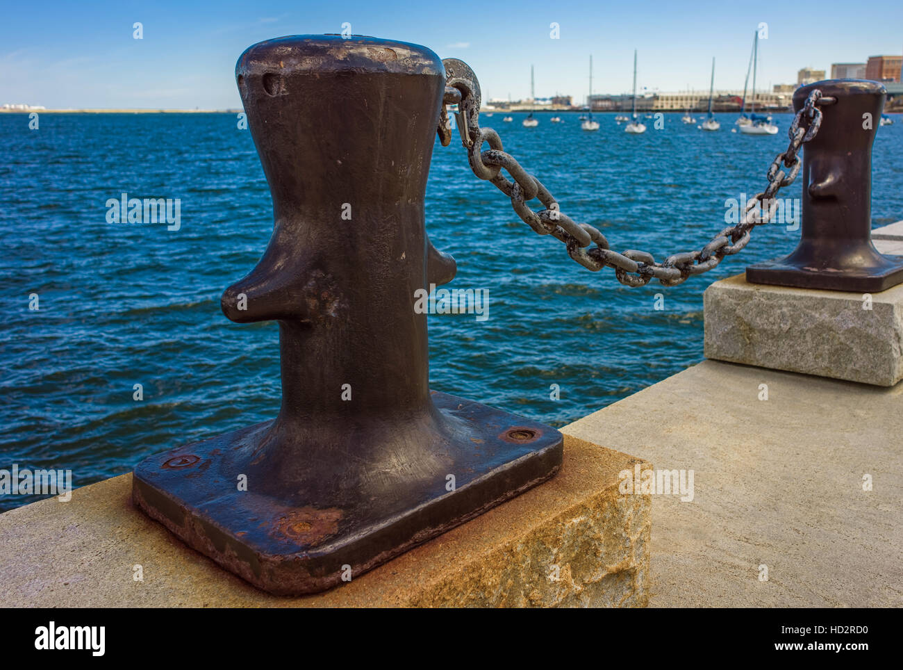 Mooring bollards hi-res stock photography and images - Alamy