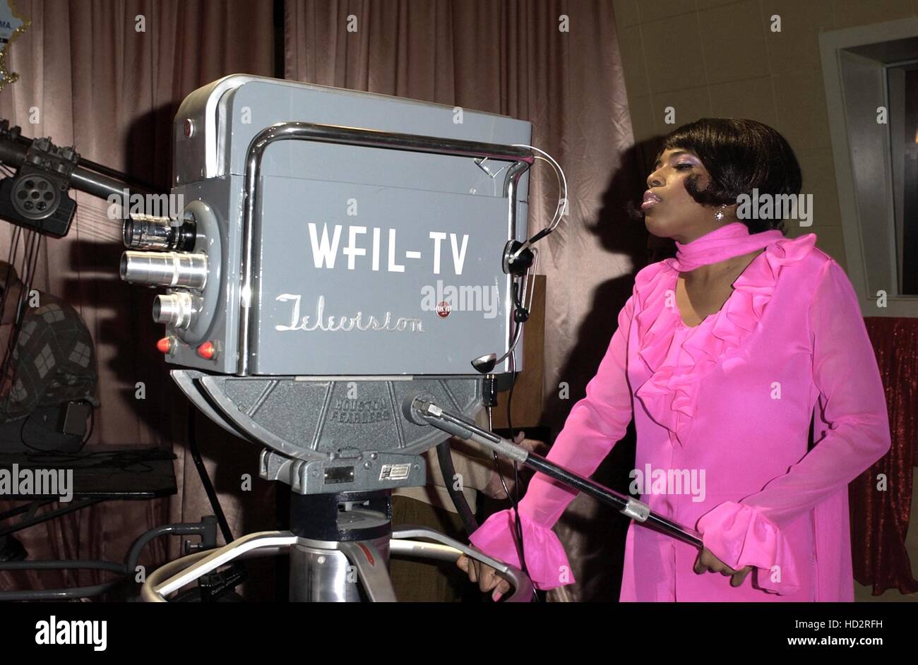 Macy Gray Performing on 'American Dreams' as Singer Carla Thomas & Macy ...