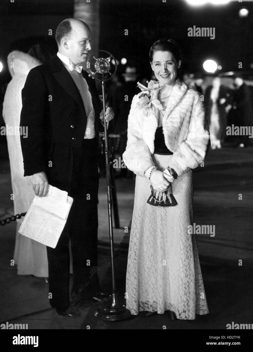 Announcer FREEMAN LONG introduces NORMA SHEARER at the premiere of MATA ...
