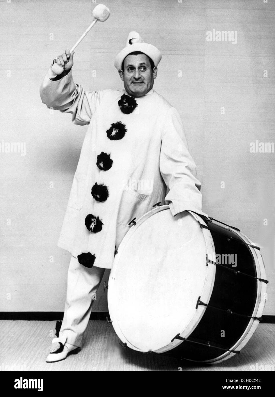 RICHARD TUCKER, as Pagliacci, in the same costume that Enrico Caruso ...