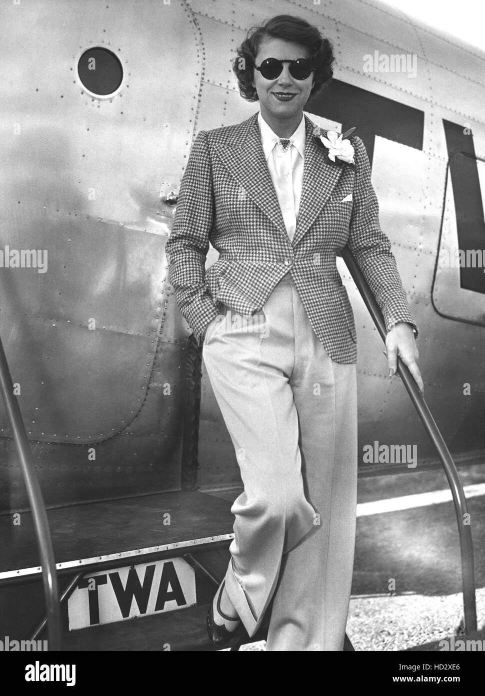Ruth Chatterton, in Los Angeles, delayed by film work in her flight to ...