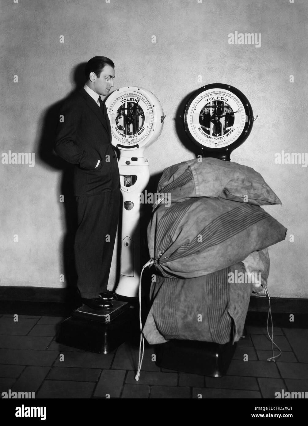 Radio singer Russ Columbo (175 pounds) weighs his fan mail (210 pounds ...