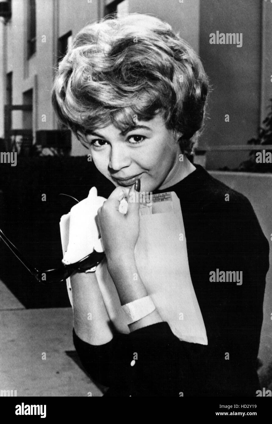 Teenager [i.e. under 21] SANDRA DEE wins California court approval for ...