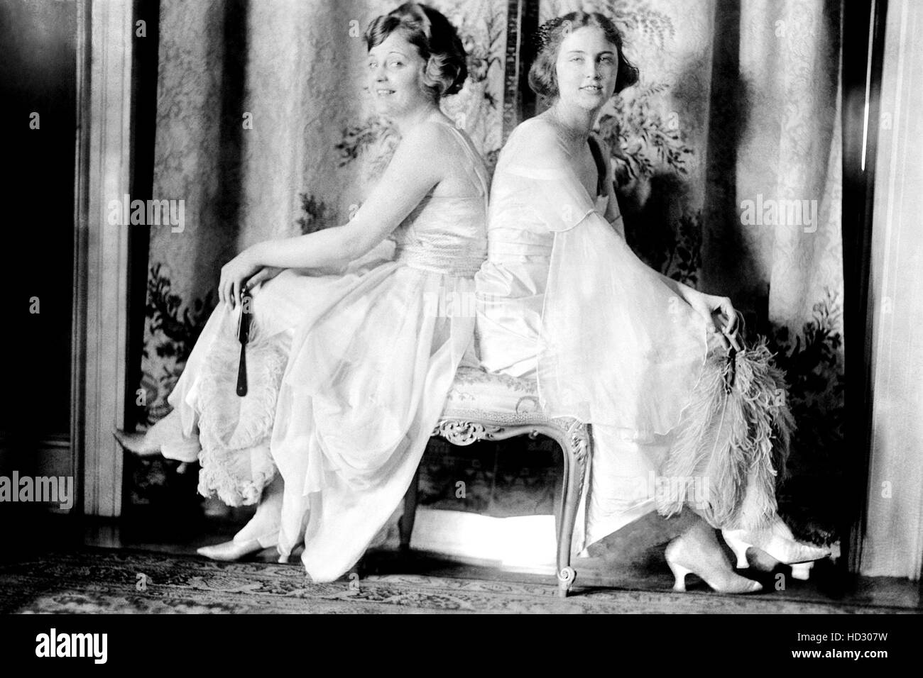 Sisters Tallulah Bankhead, (left), Eugenia Bankhead, 1919 Stock Photo ...