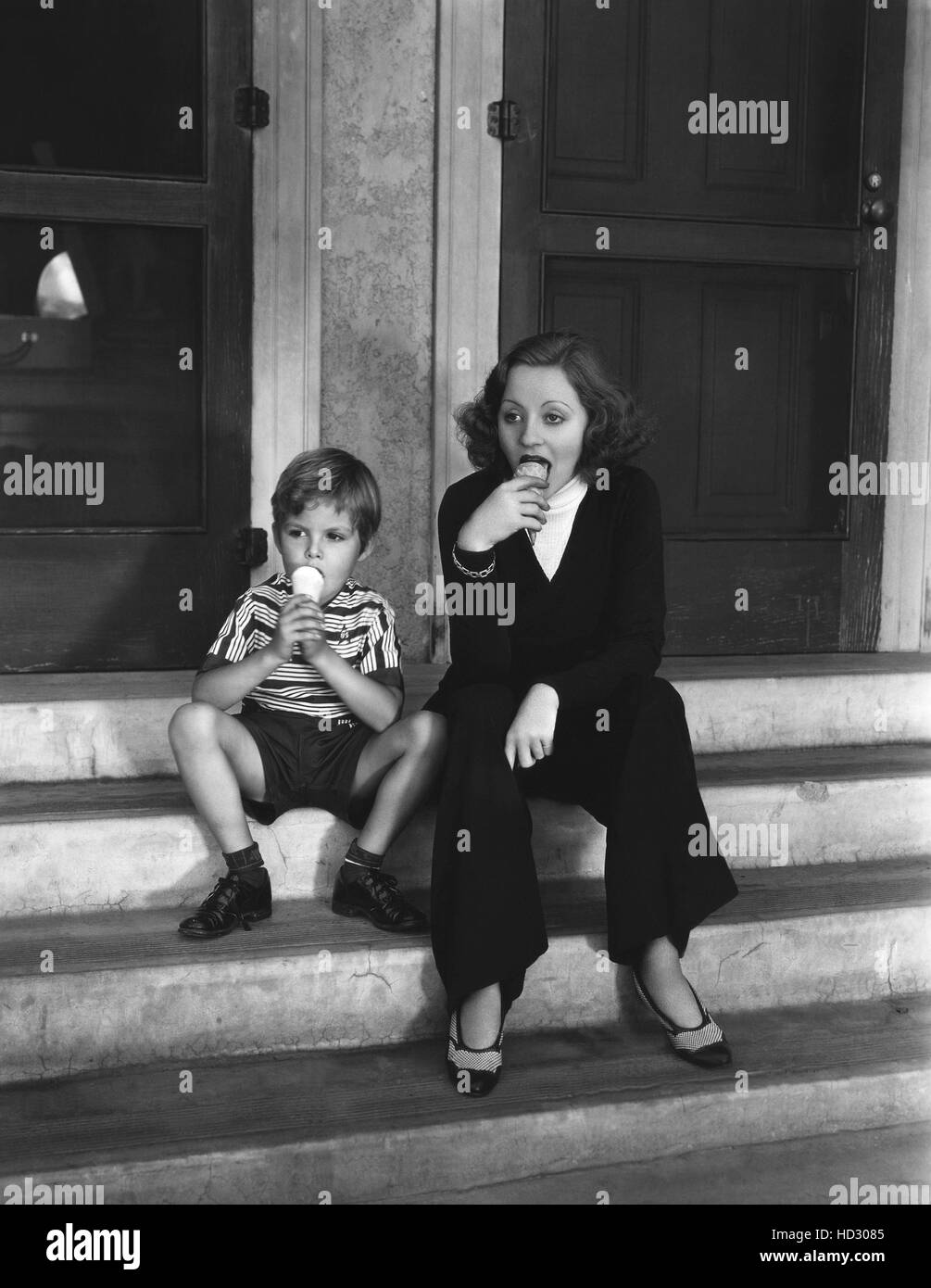 From Left Dickie Moore Tallulah Bankhead Cool Off On The Paramount
